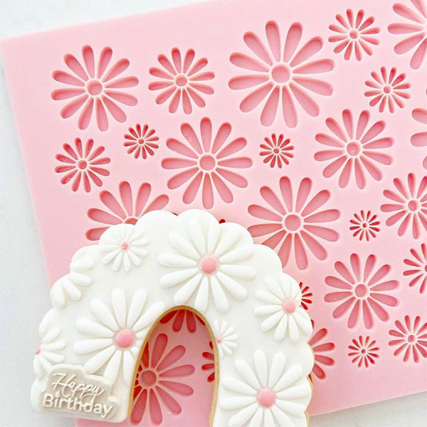 Fondant Pattern Plate- Daisies - somethingforcake
